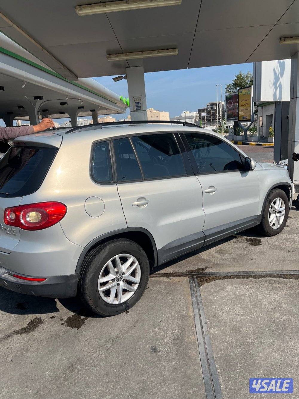 للبيع تيجوان موديل 2011 اللون ذهبي ماشي 207 شرط الفحص, No:19433957