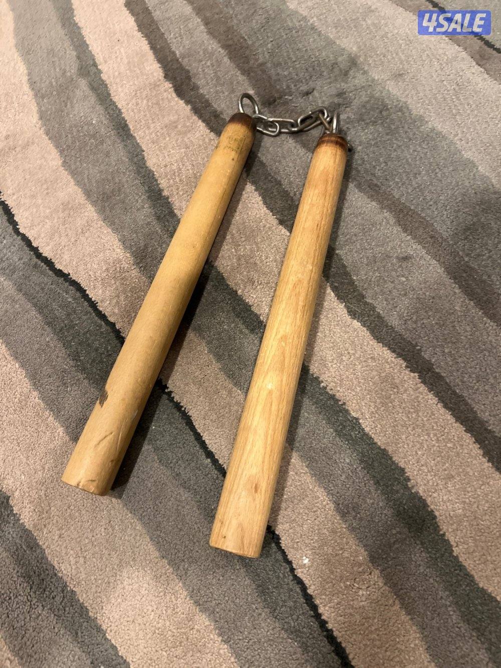 Real wooden nunchucks، رقم:19552398