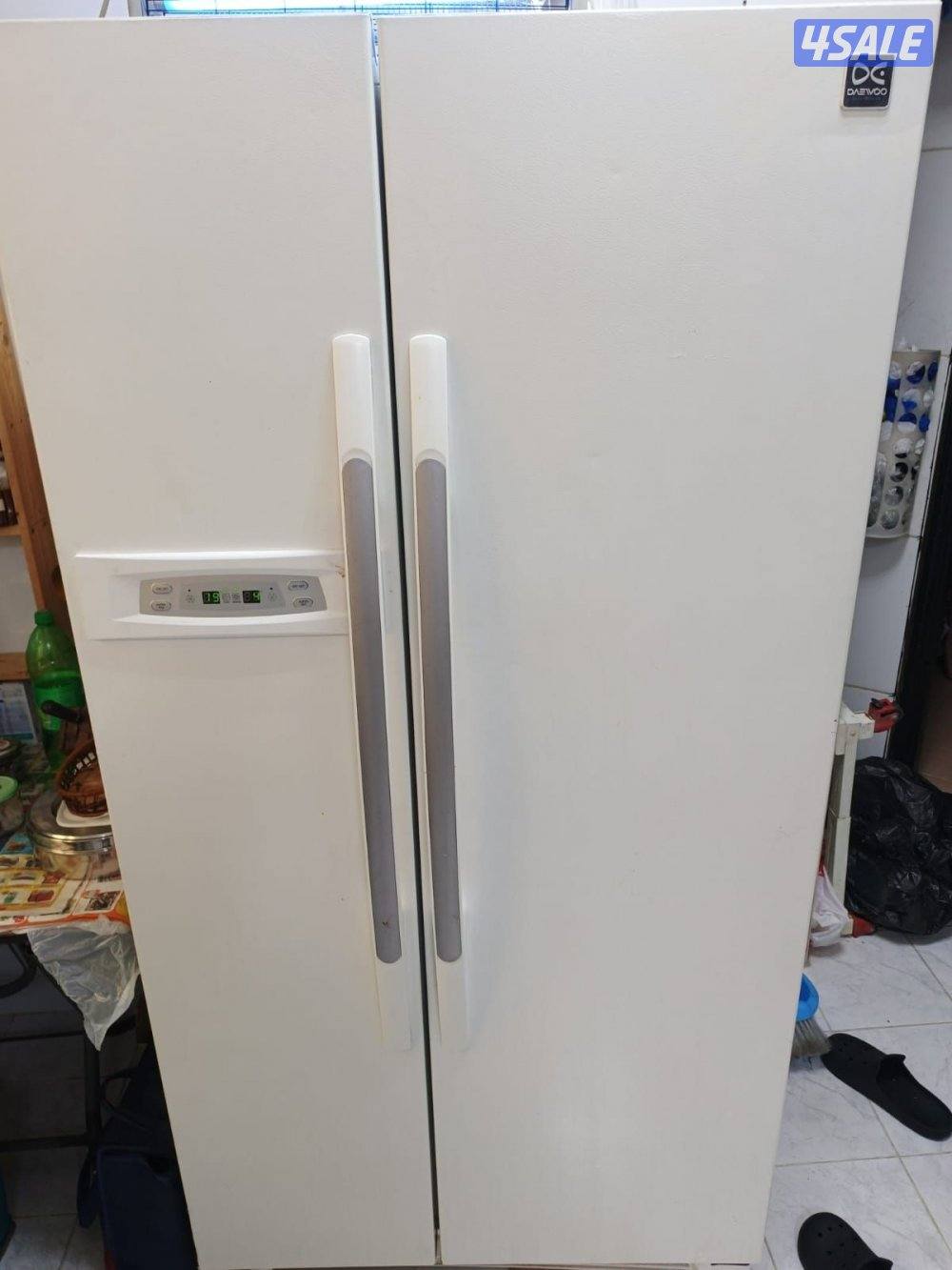 Daewoo double door fridge. only used for almost a month., No:19832175